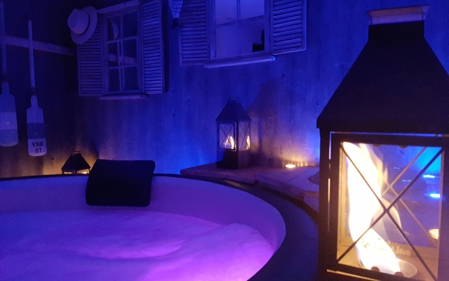 Week-end en amoureux avec jacuzzi privatif - Introuvable.com